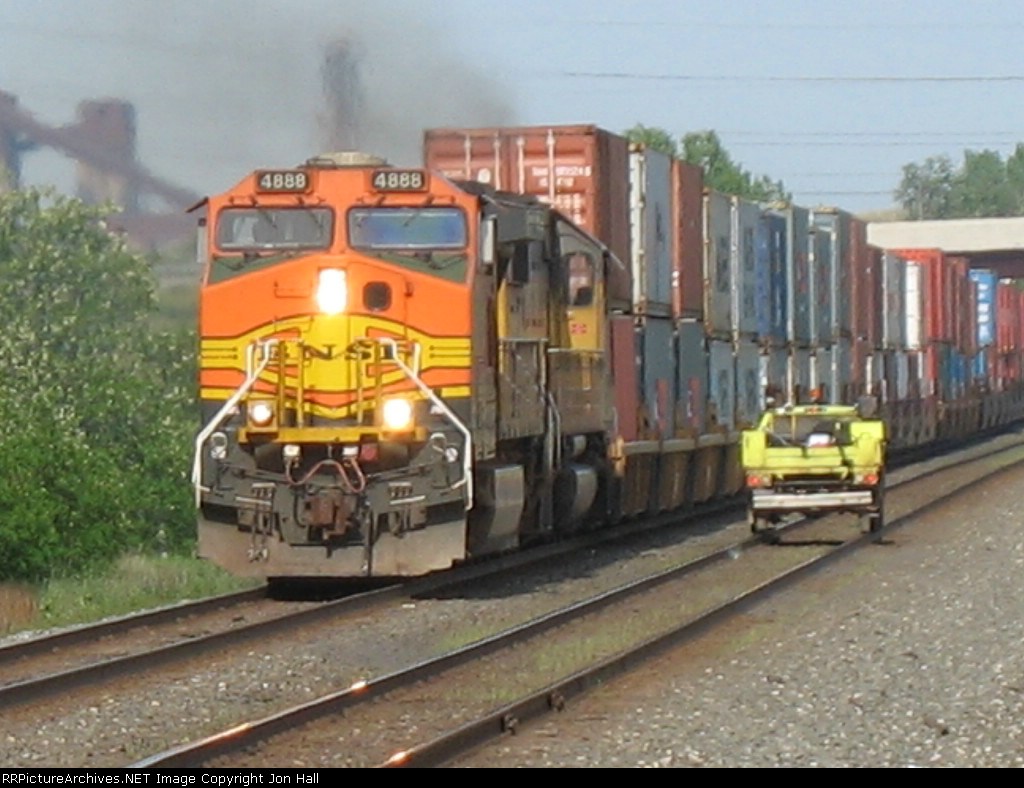 BNSF 4888 & CRIX 5954